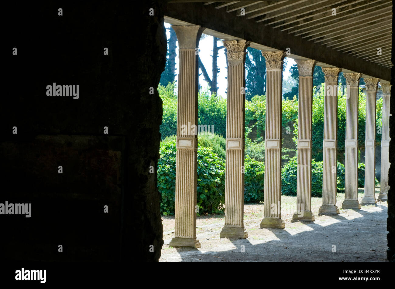 Square column arcade in a house in the ruins of Pompeii Stock Photo - Alamy