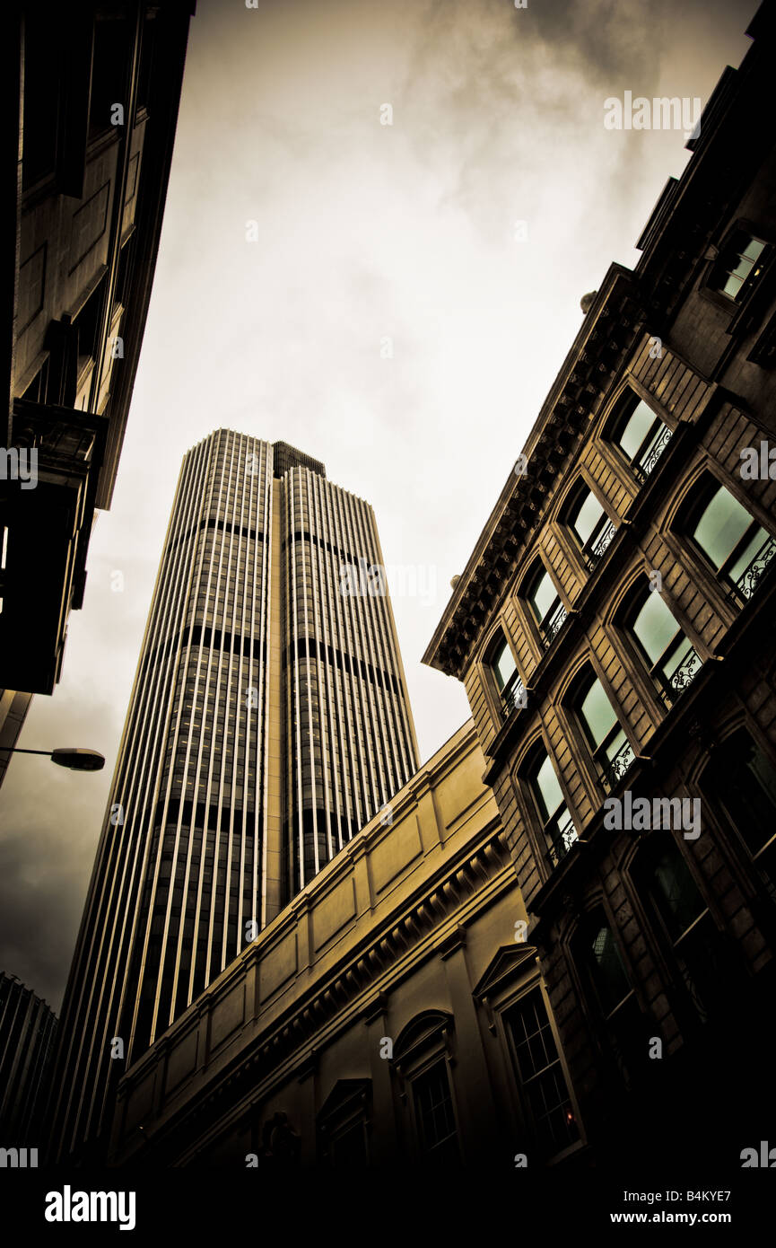 Old high rise tower block hi-res stock photography and images - Alamy