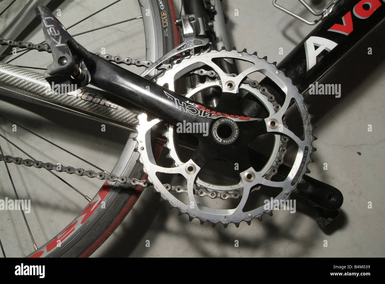 close up of bicycle pedal system Stock Photo - Alamy
