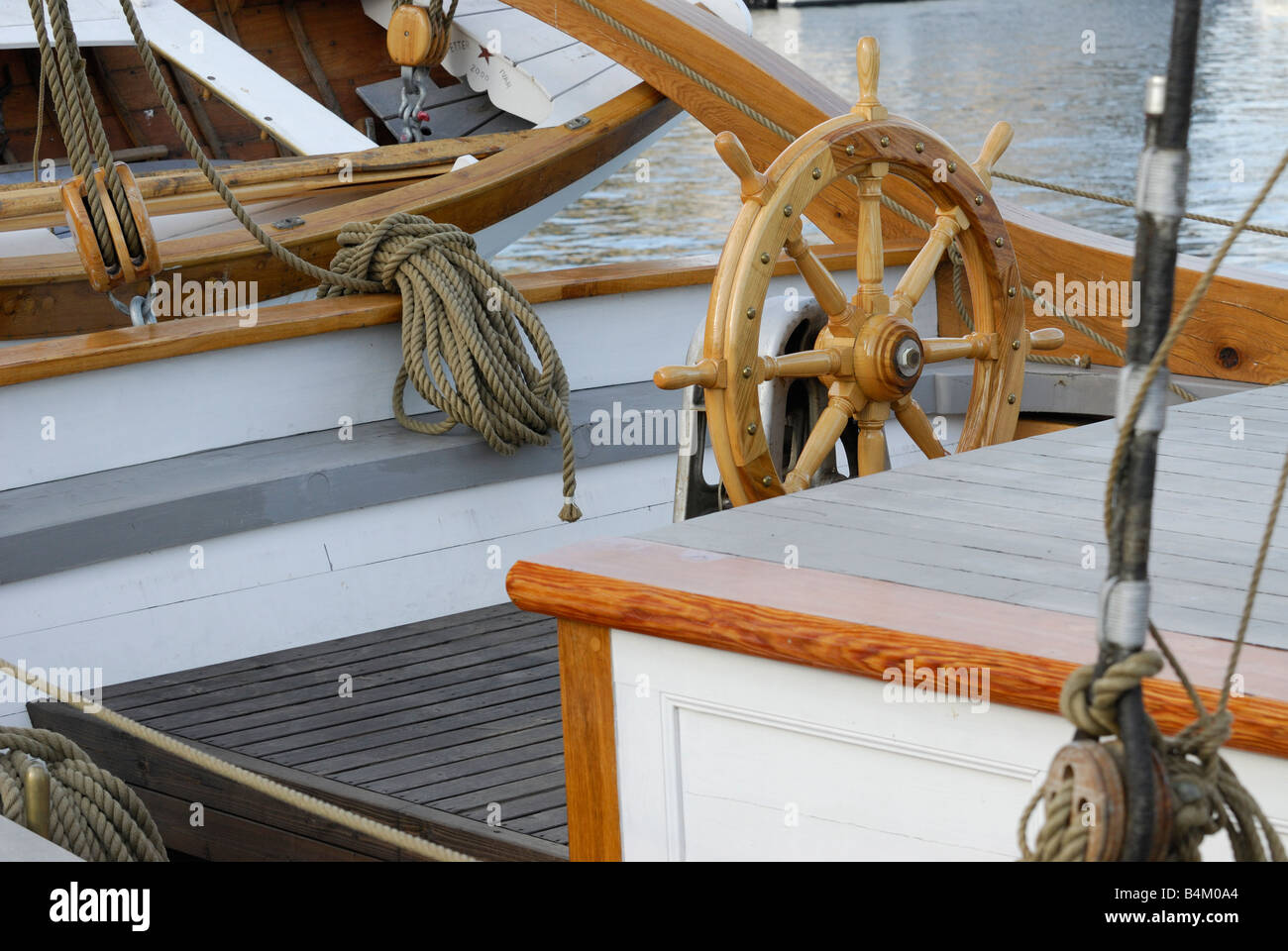 Steerable wheel of the sailing ship Stock Photo - Alamy