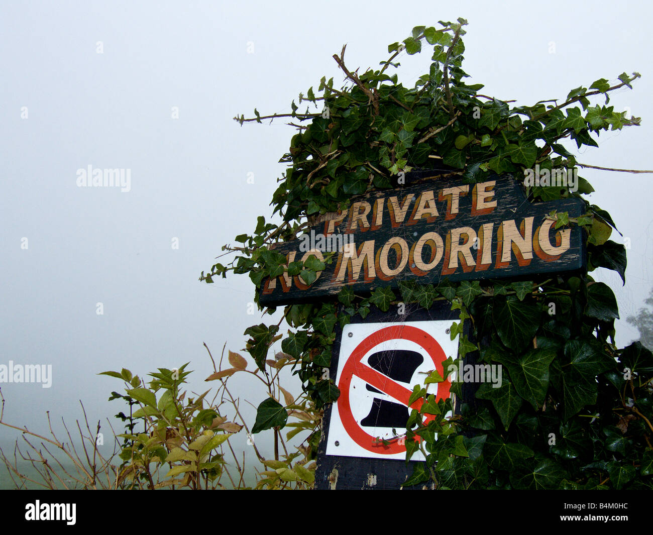 Private mooring sign hi-res stock photography and images - Alamy