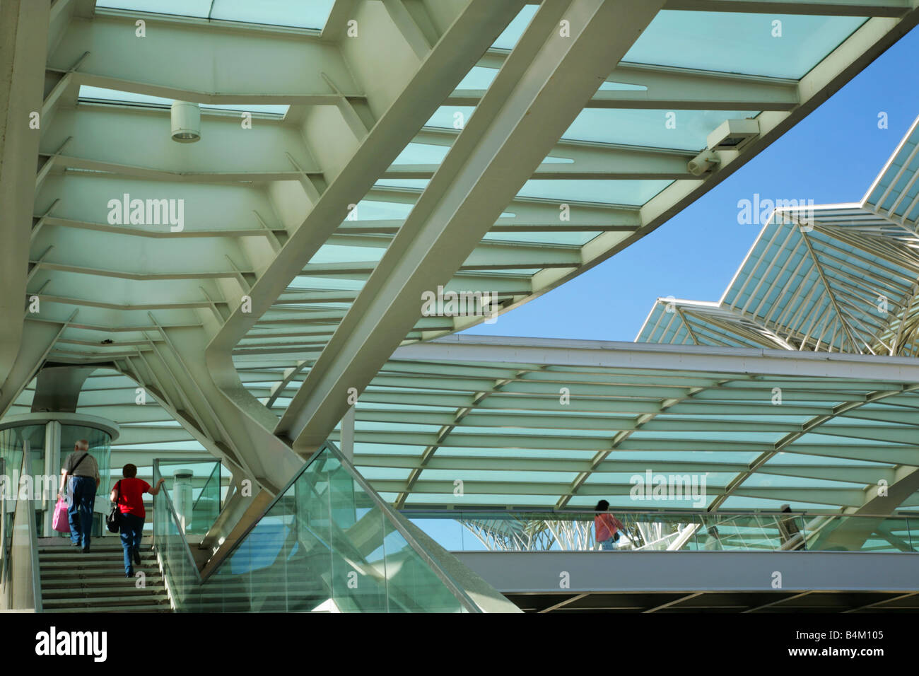 Detail of canopy at Santiago Calatrava's Estacio do Oriente metro ...