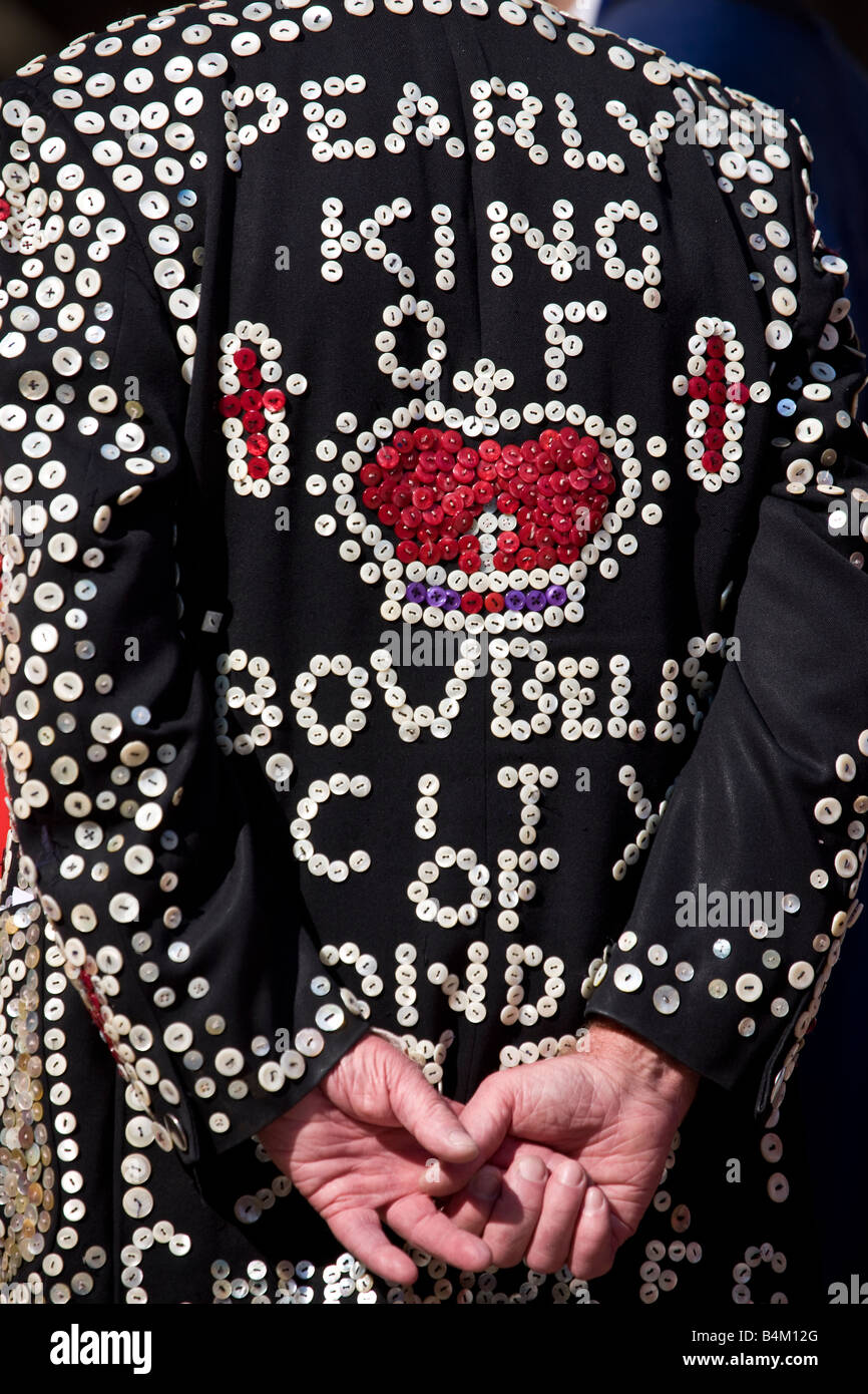 Traditional cockney costume hi-res stock photography and images - Alamy