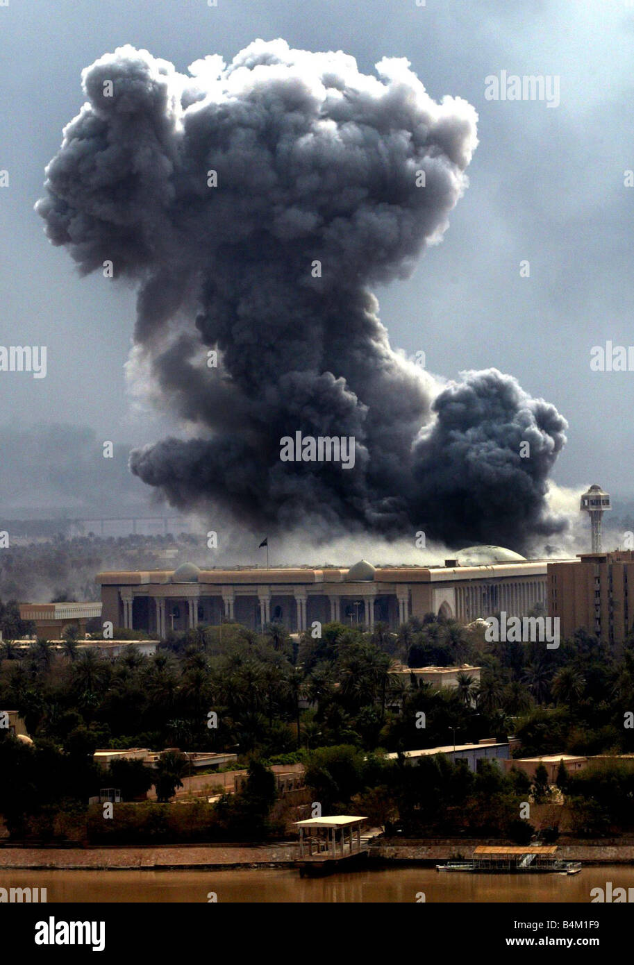 Iraq War March 2003 A direct hit on Saddam s riverside Presidential ...