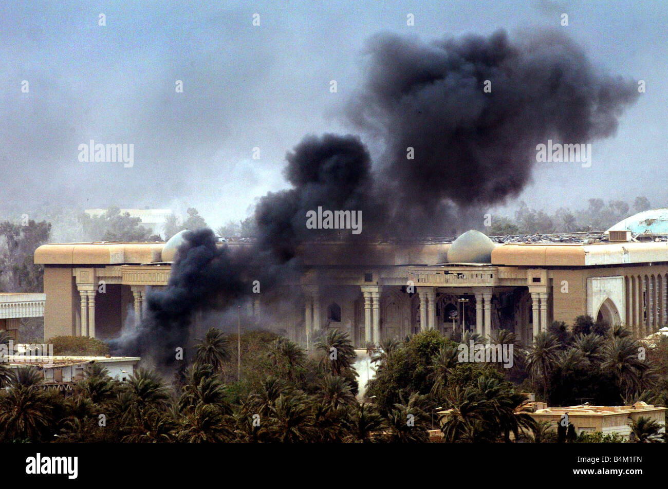 Battle of baghdad 2003 hi-res stock photography and images - Alamy