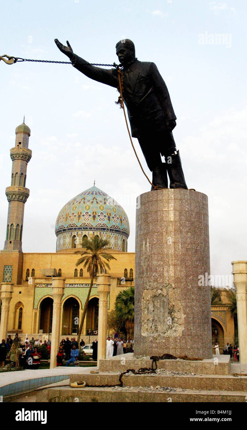 Saddam Hussein Statue Hi Res Stock Photography And Images Alamy