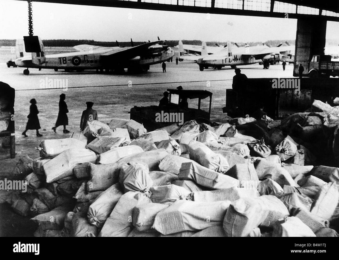 Berlin airlift hi-res stock photography and images - Alamy