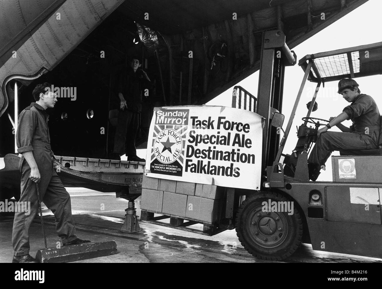 Conflict 1980s air force aviation cargo drink beer falklands war hi-res ...