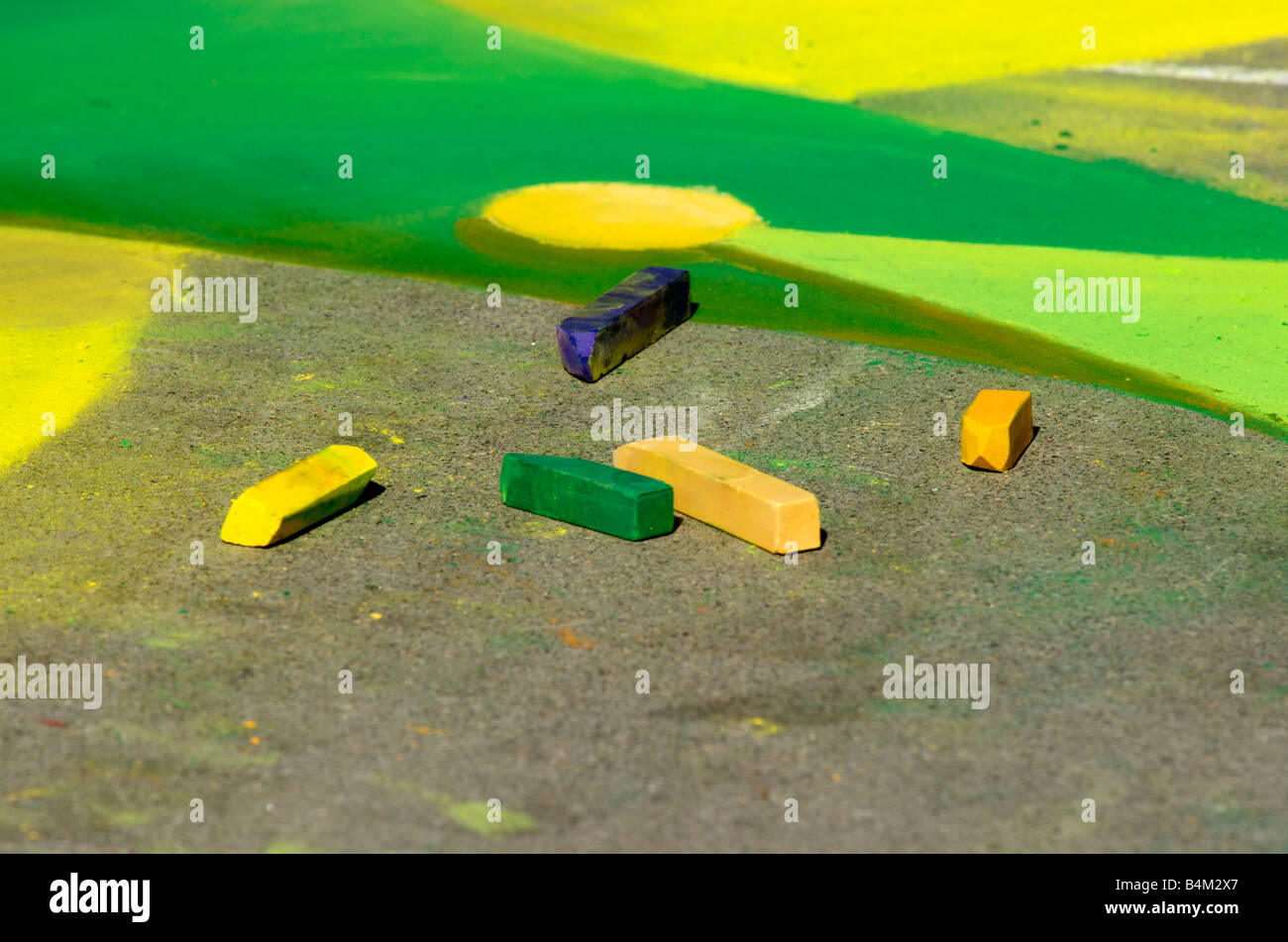 Chalk drawing art artwork work hi-res stock photography and images - Alamy