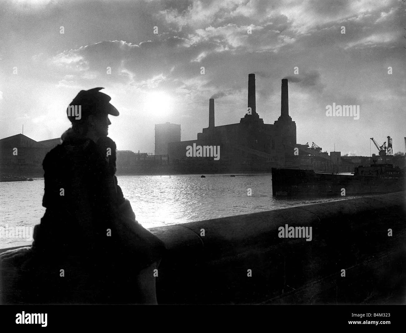 Post war rebuilding hi-res stock photography and images - Alamy