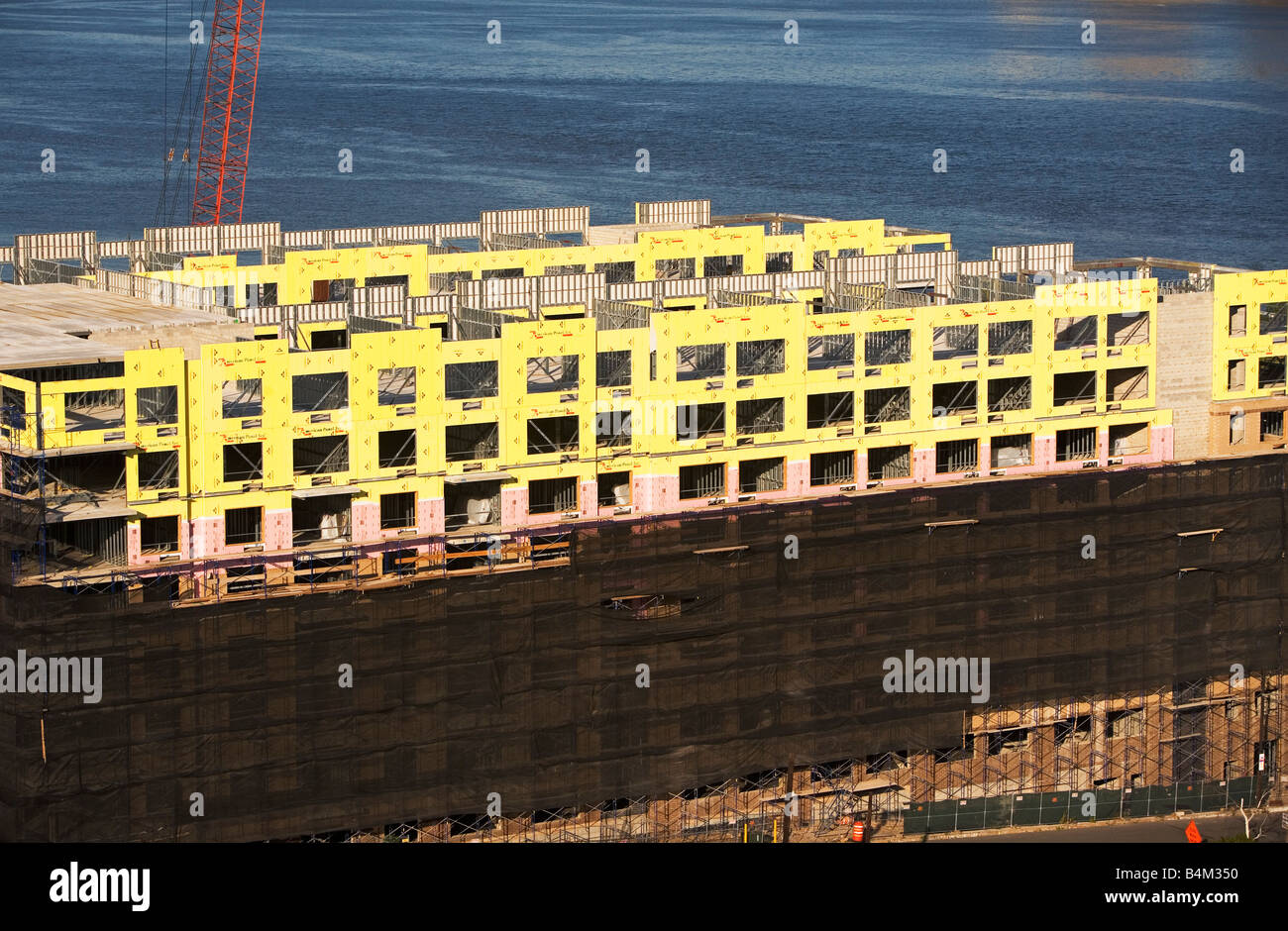 Construction industry skyscrapers hi-res stock photography and images ...