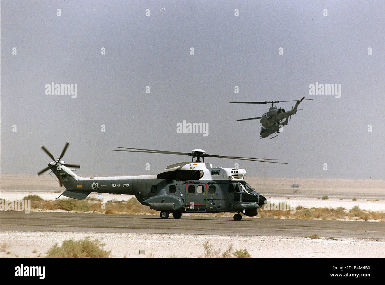 Saudi military helicopter hi-res stock photography and images - Alamy