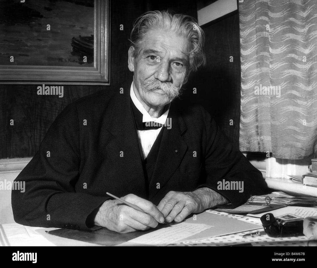 Dr albert schweitzer hi-res stock photography and images - Alamy