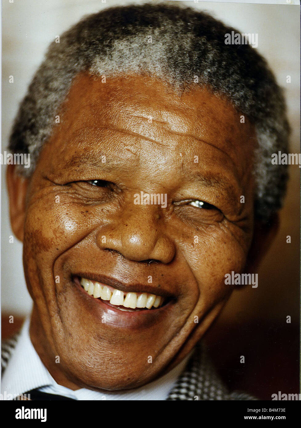 Nelson mandela portrait smiling hi-res stock photography and images - Alamy