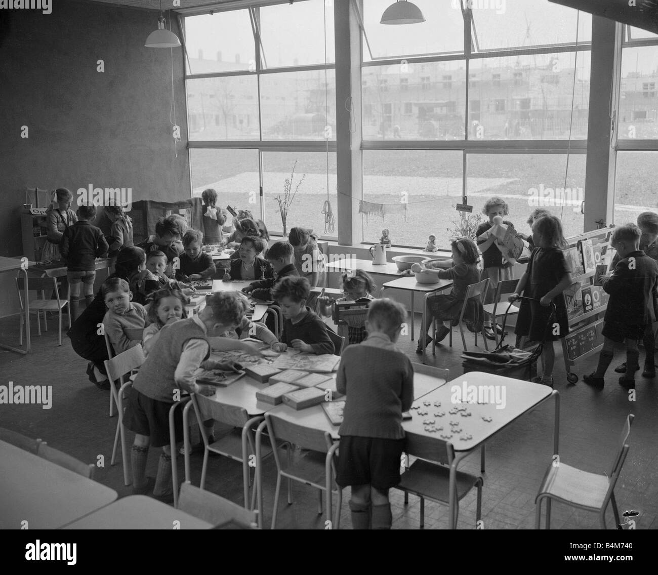 1950s classroom hi-res stock photography and images - Alamy