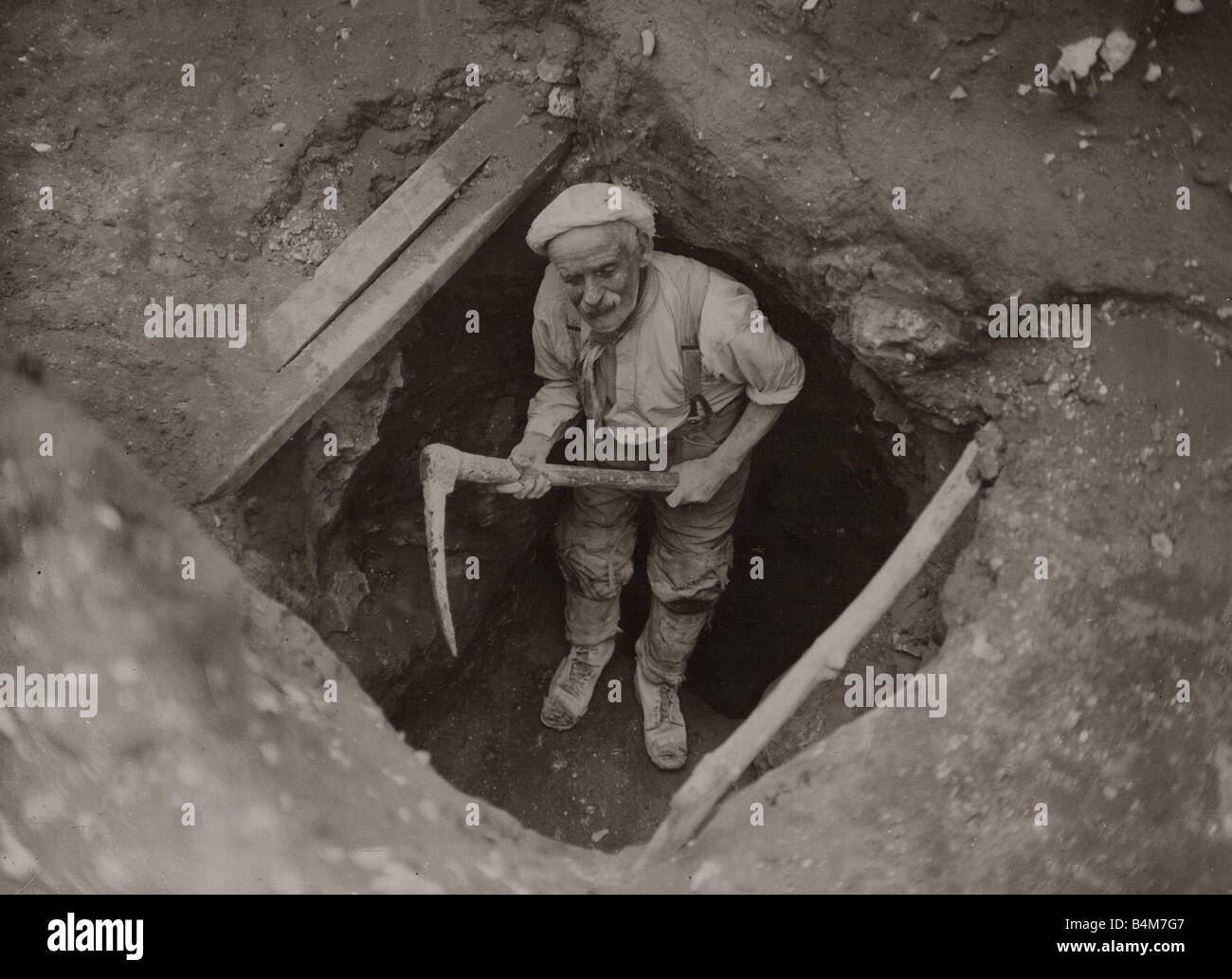 Flint mine norfolk hi-res stock photography and images - Alamy