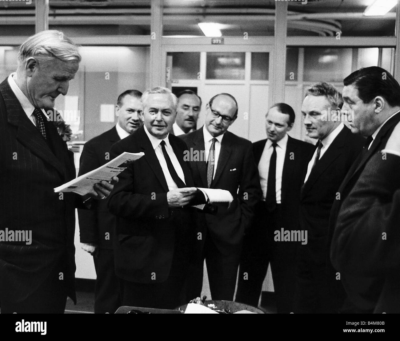 Harold Wilson Prime Minister on a visit to the Daily Mirror 1965 Stock ...