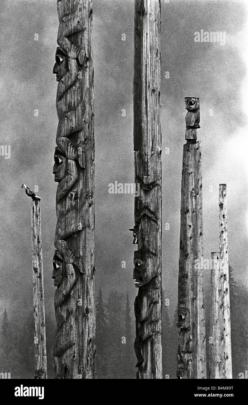 Totem owl hi-res stock photography and images - Alamy