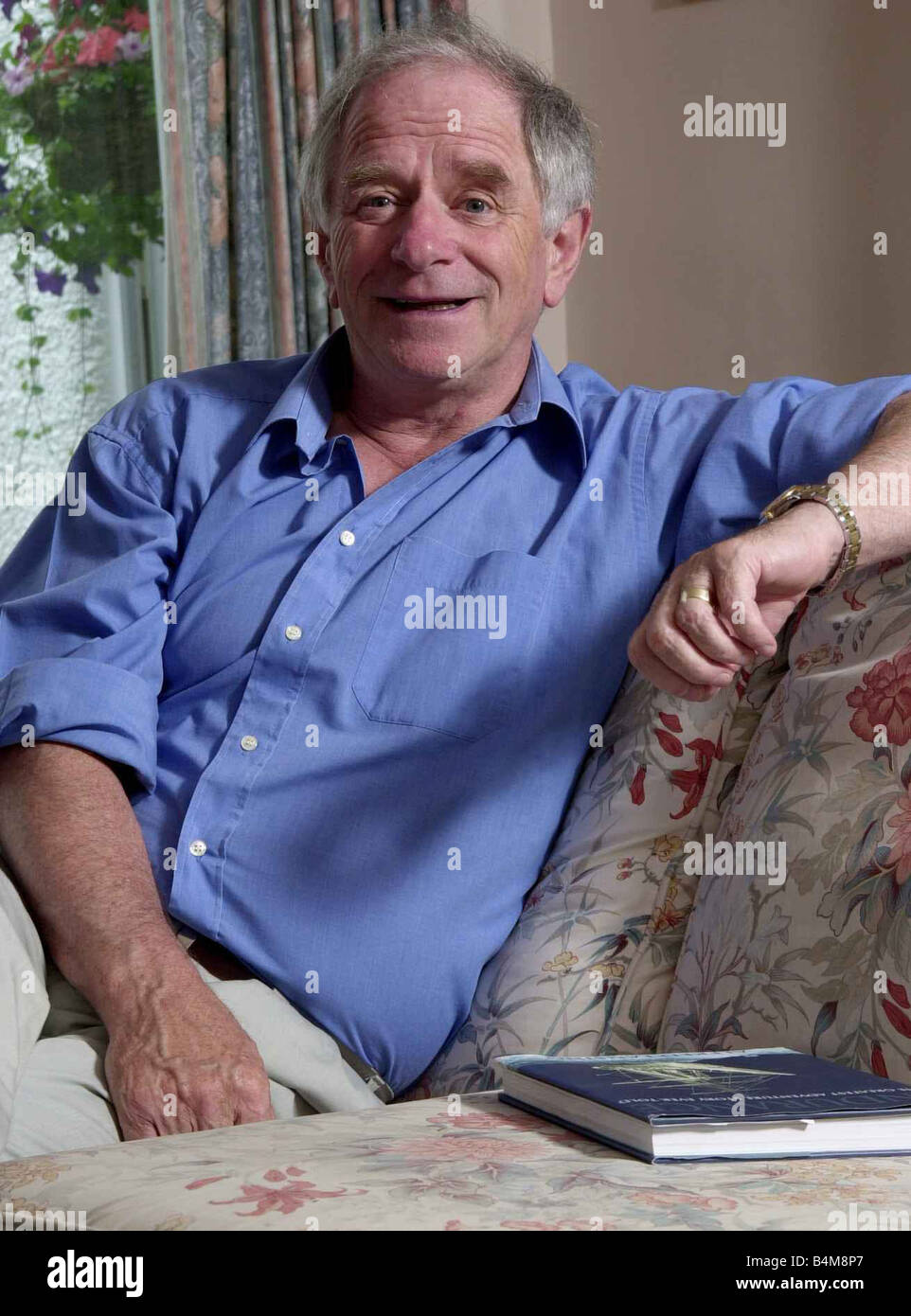 Johnny ball presenter hi-res stock photography and images - Alamy