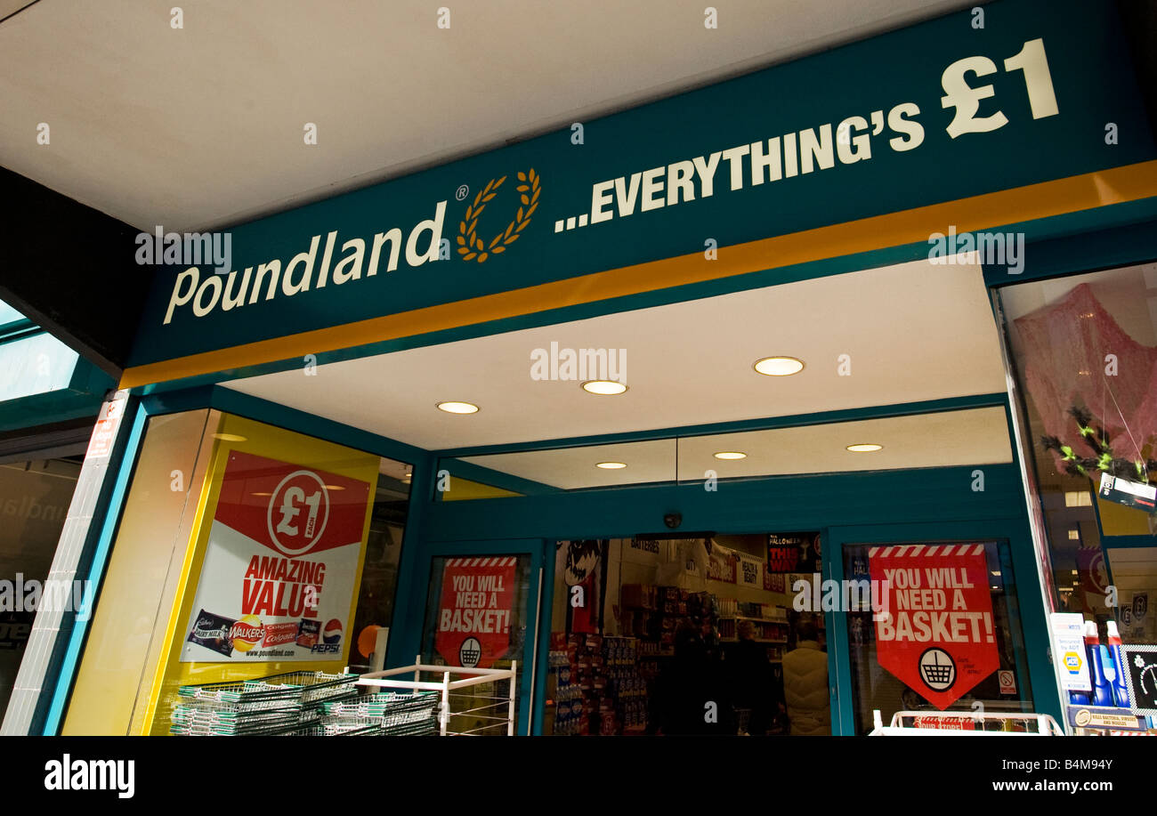 Pound store hi-res stock photography and images - Alamy
