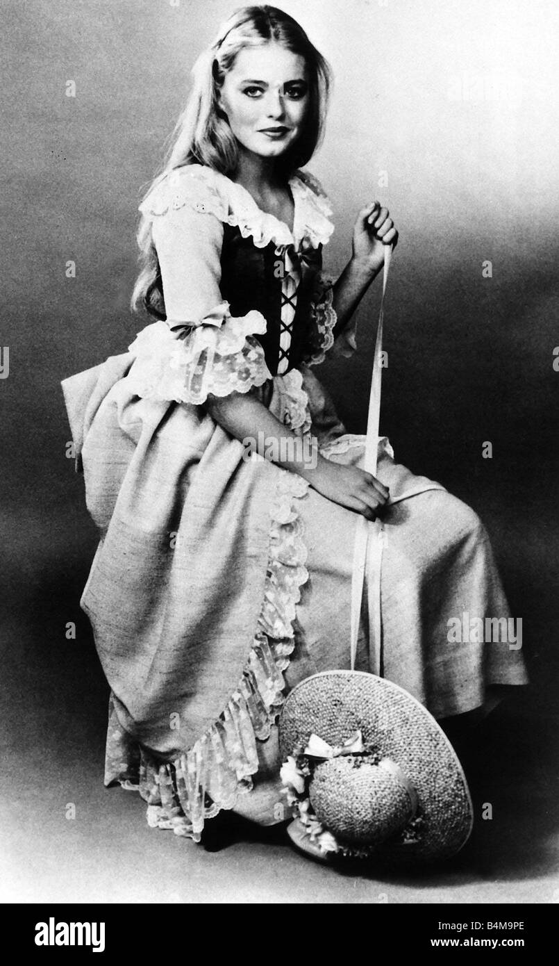 Patsy Kensit actress in Emanuel gown 1982 mirrorpix Stock Photo - Alamy