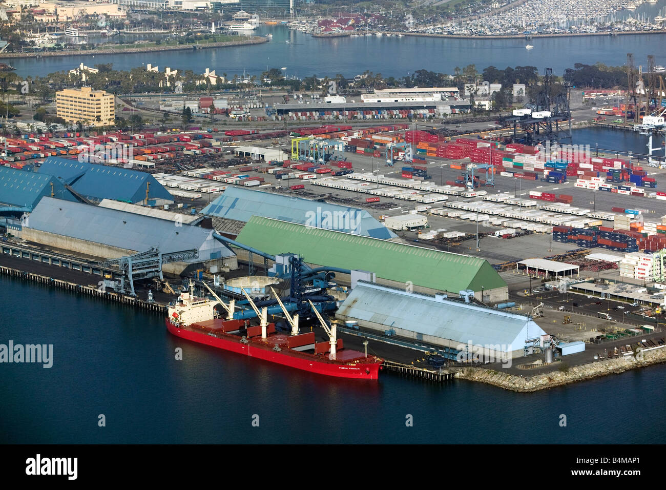 Long beach port shipping containers hi-res stock photography and images ...