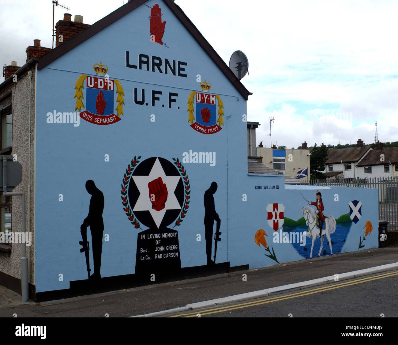 The New UFF Mural In Larne At Boyne Square July 2003 Stock Photo - Alamy