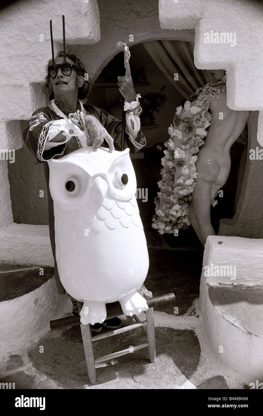 Salvador Dali Spanish Surrealist Painter 1904 1989 A flamboyant painter ...