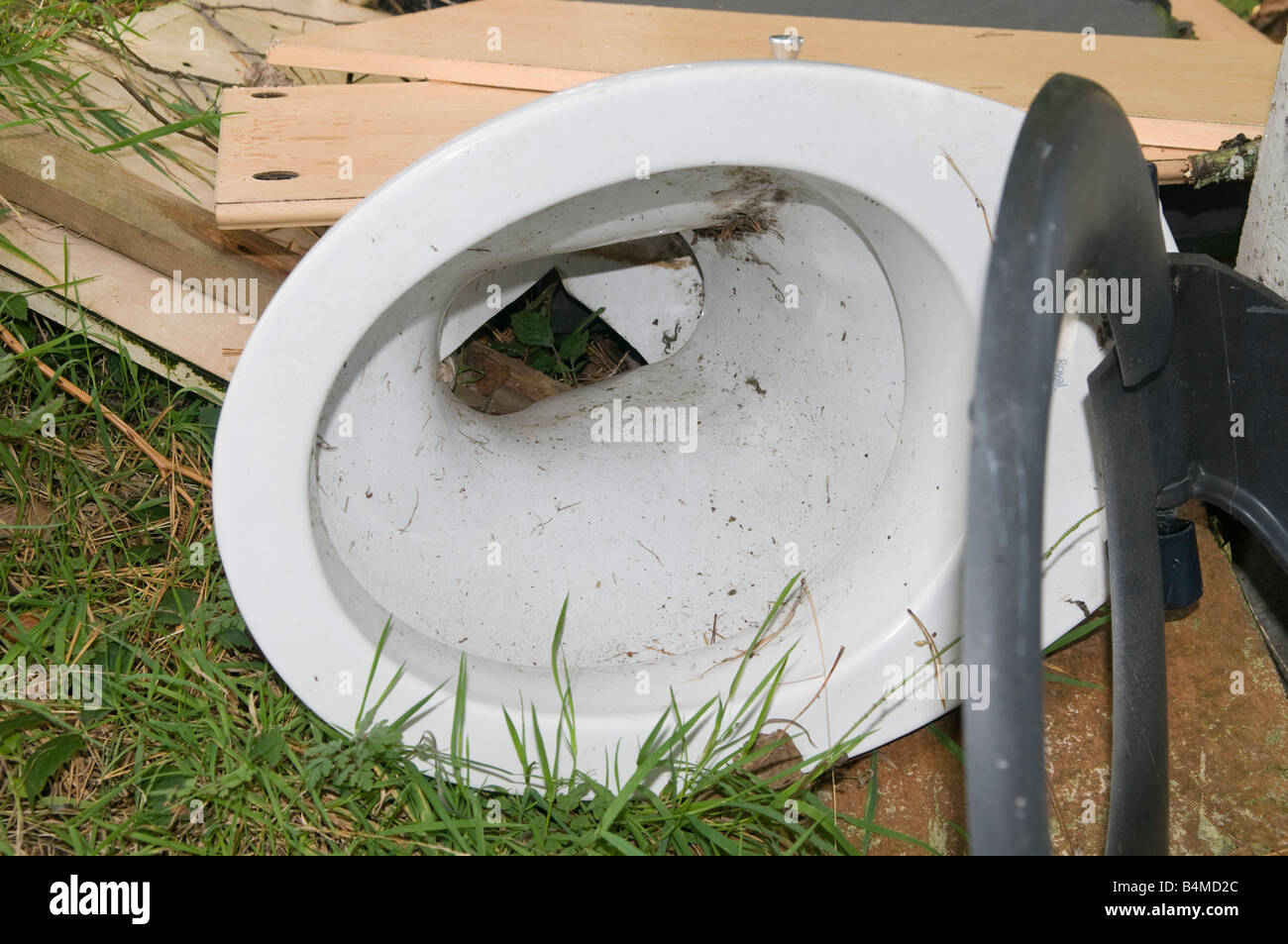 Broken wc hi-res stock photography and images - Alamy