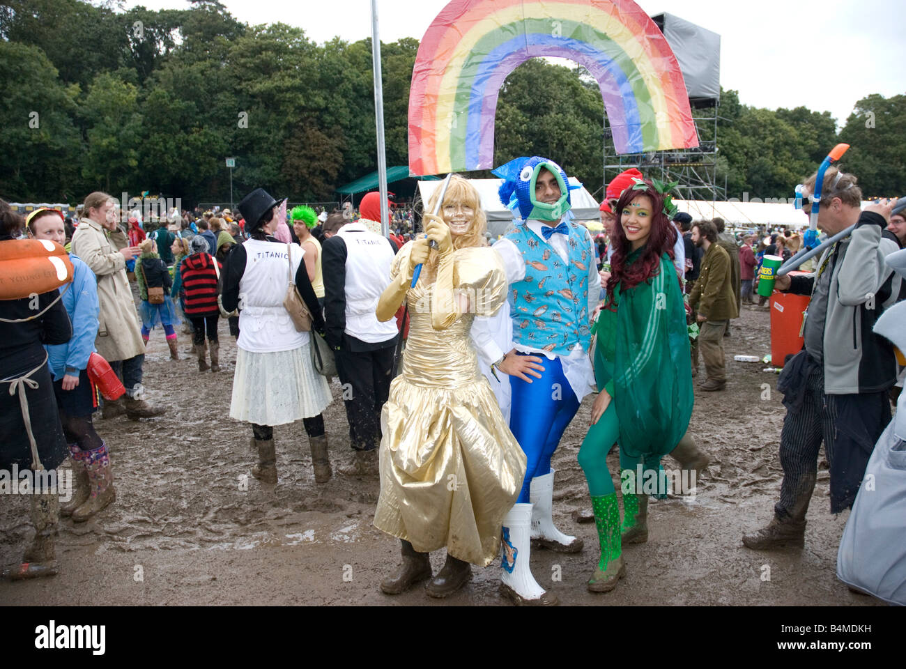 Bestival crowd stage hi-res stock photography and images - Alamy
