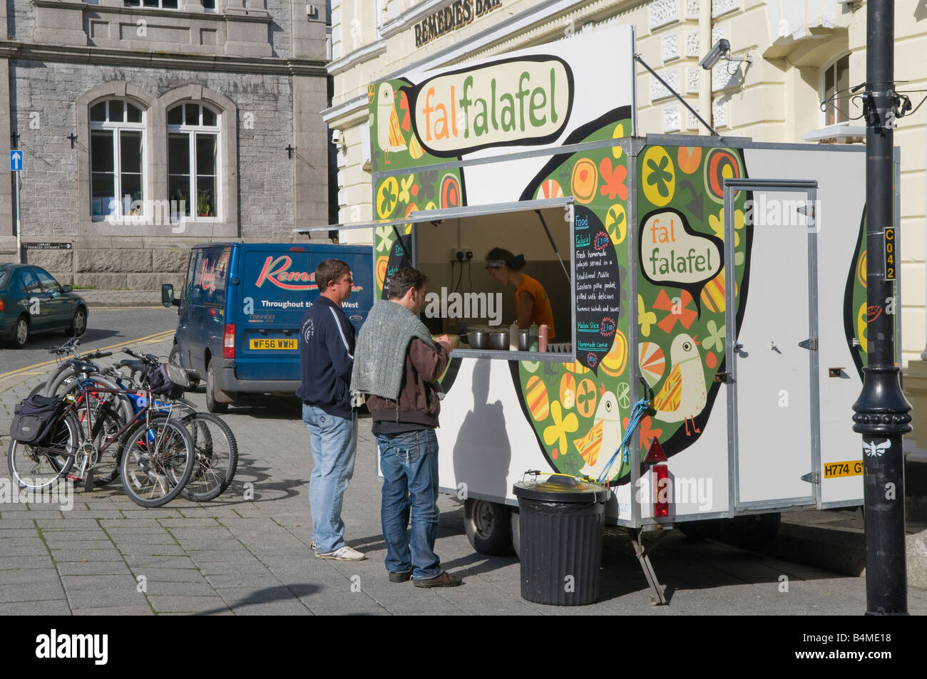 Falafel stall hi-res stock photography and images - Alamy