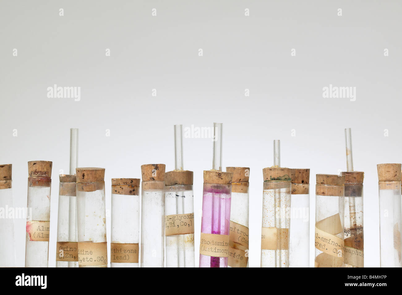 Row test tubes hi-res stock photography and images - Alamy
