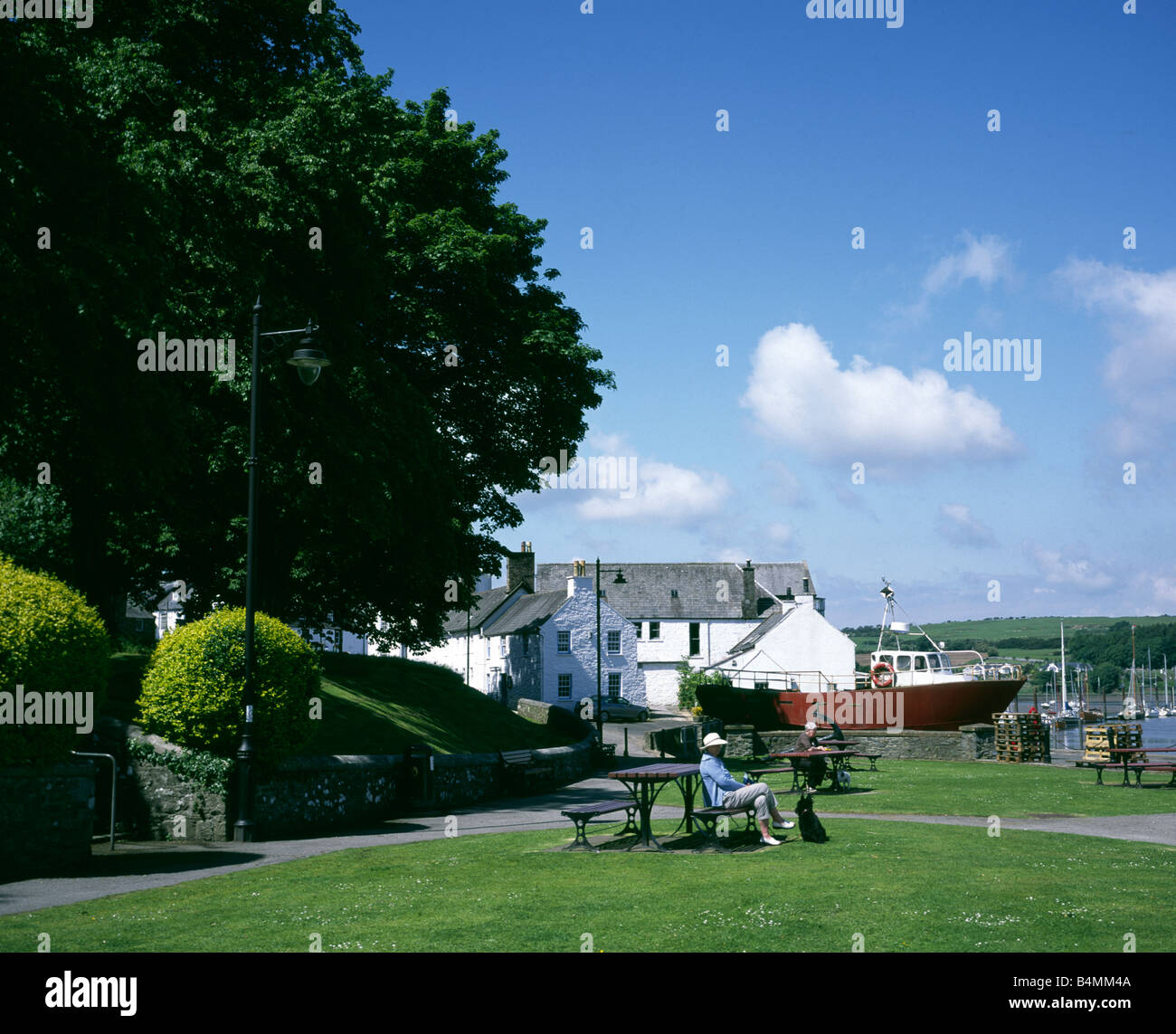 Kirkcudbright town and river dee hi-res stock photography and images ...