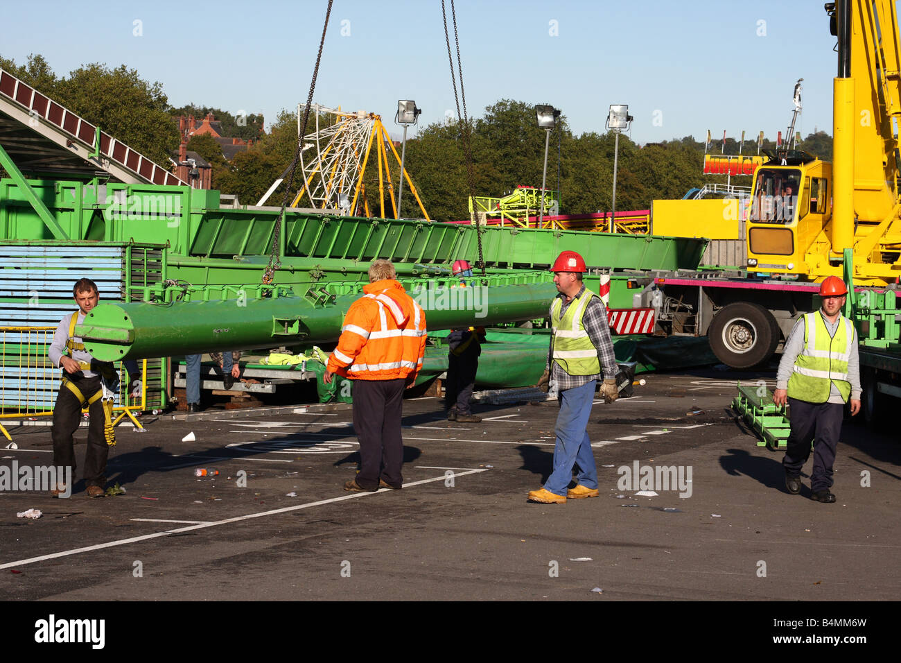 Fairground worker hi-res stock photography and images - Alamy