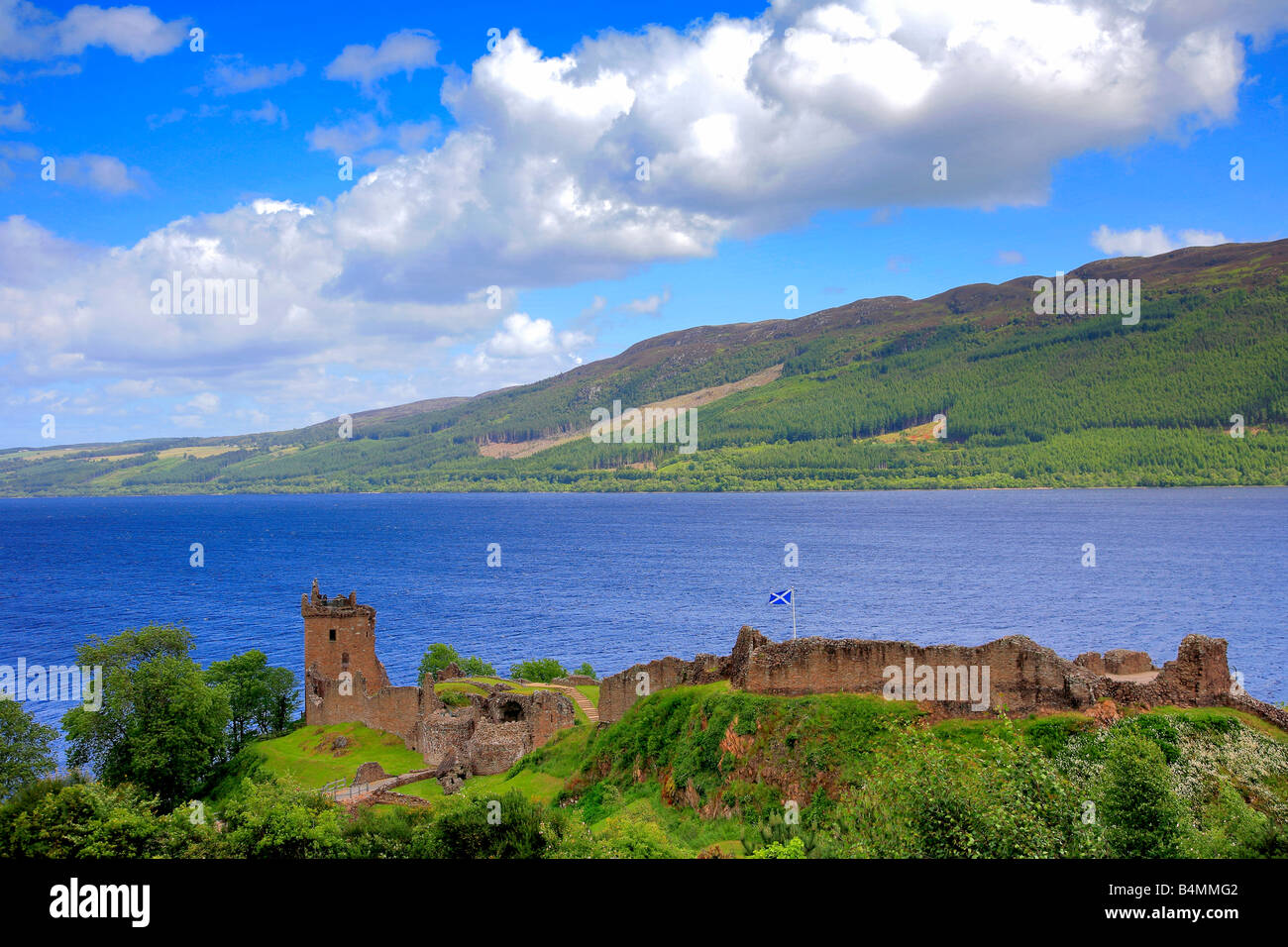 History scottish medieval castles ruin ruins ruined hi-res stock ...