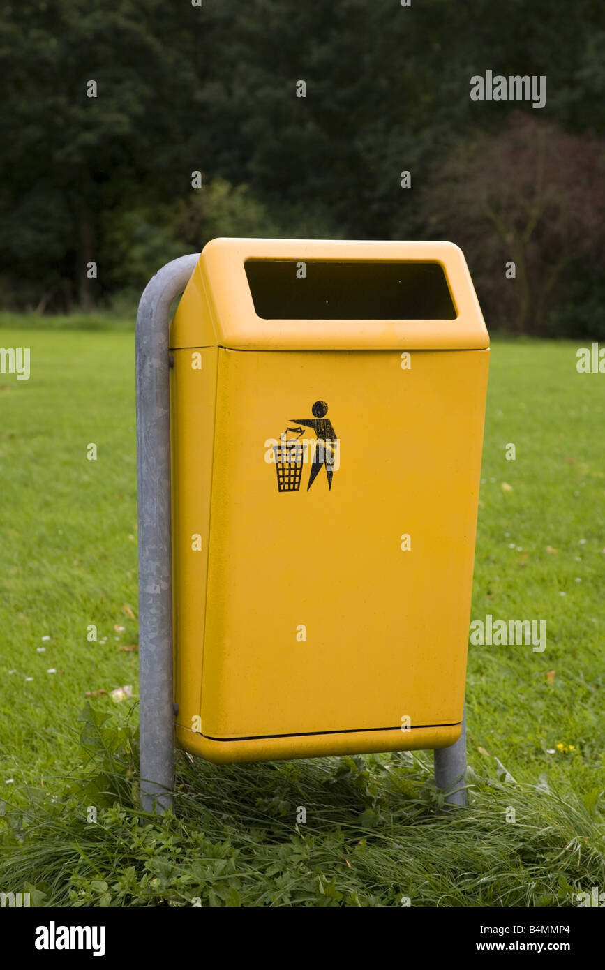 Public dustbin store