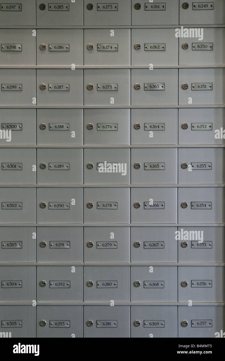 Anonymous postbox hi-res stock photography and images - Alamy