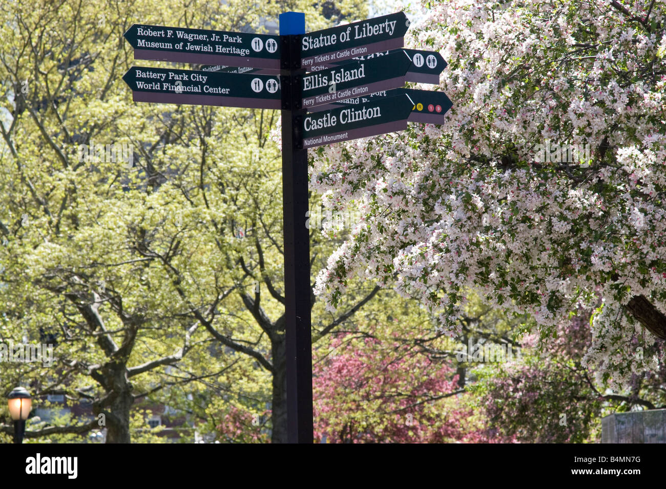 Ferry tickets sign hi-res stock photography and images - Alamy