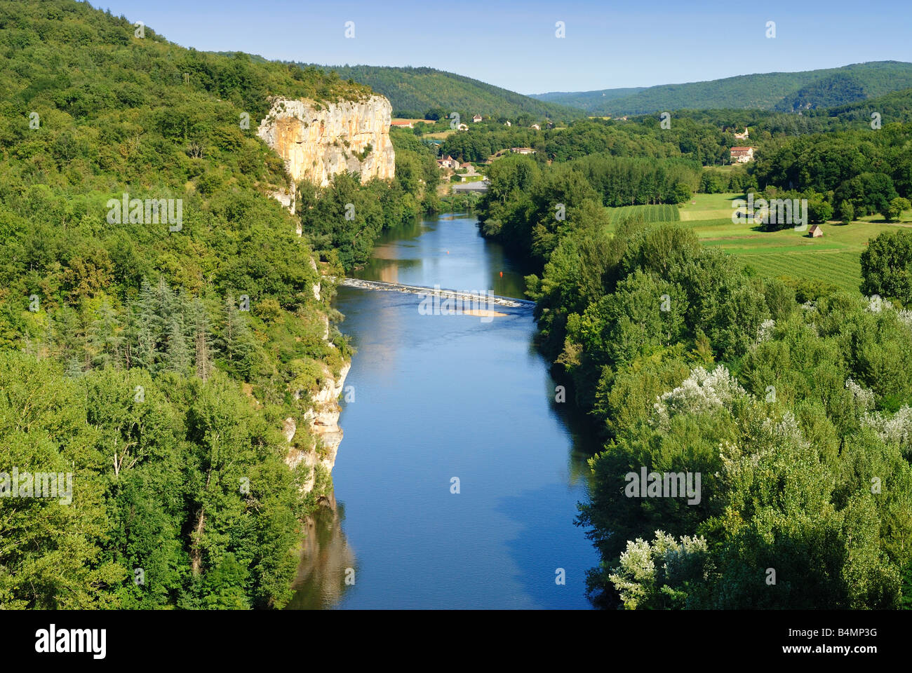 Elevated view of the River Lot between between Saint Cirq Lapopie and ...