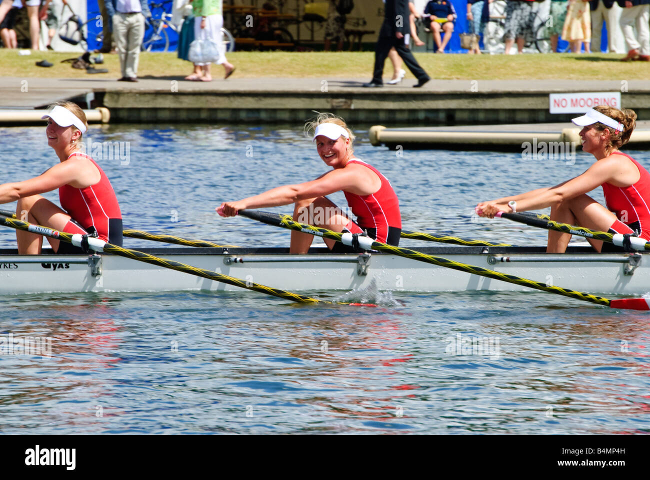 Racing eight's at the 2008 Henley Regatta Stock Photo - Alamy