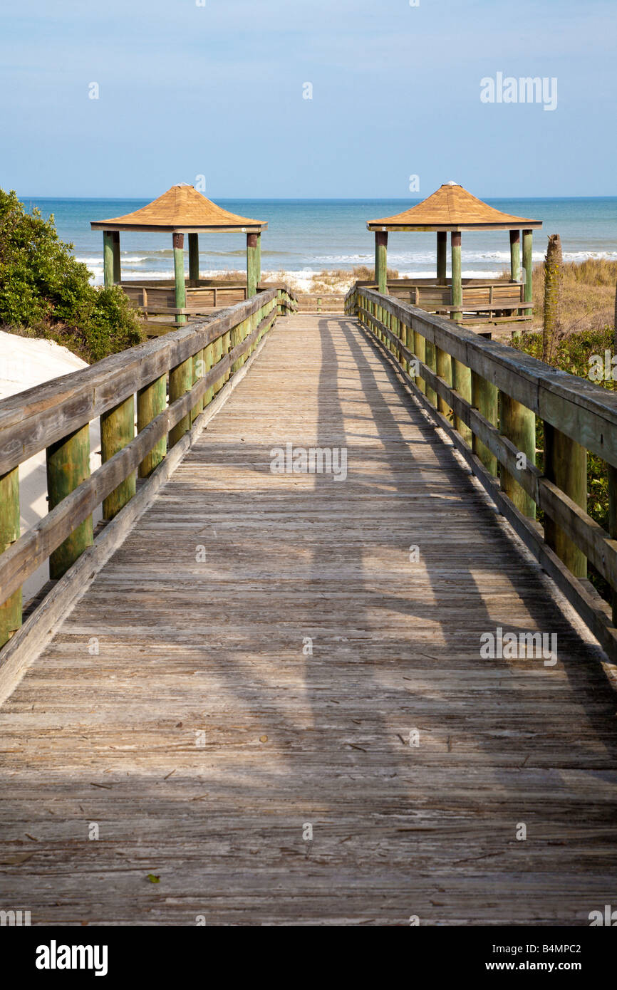 Deck decking boardwalk hi-res stock photography and images - Alamy