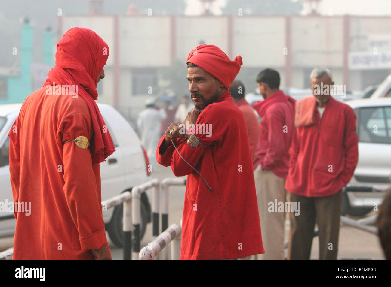 India Local people on the street Stock Photo - Alamy