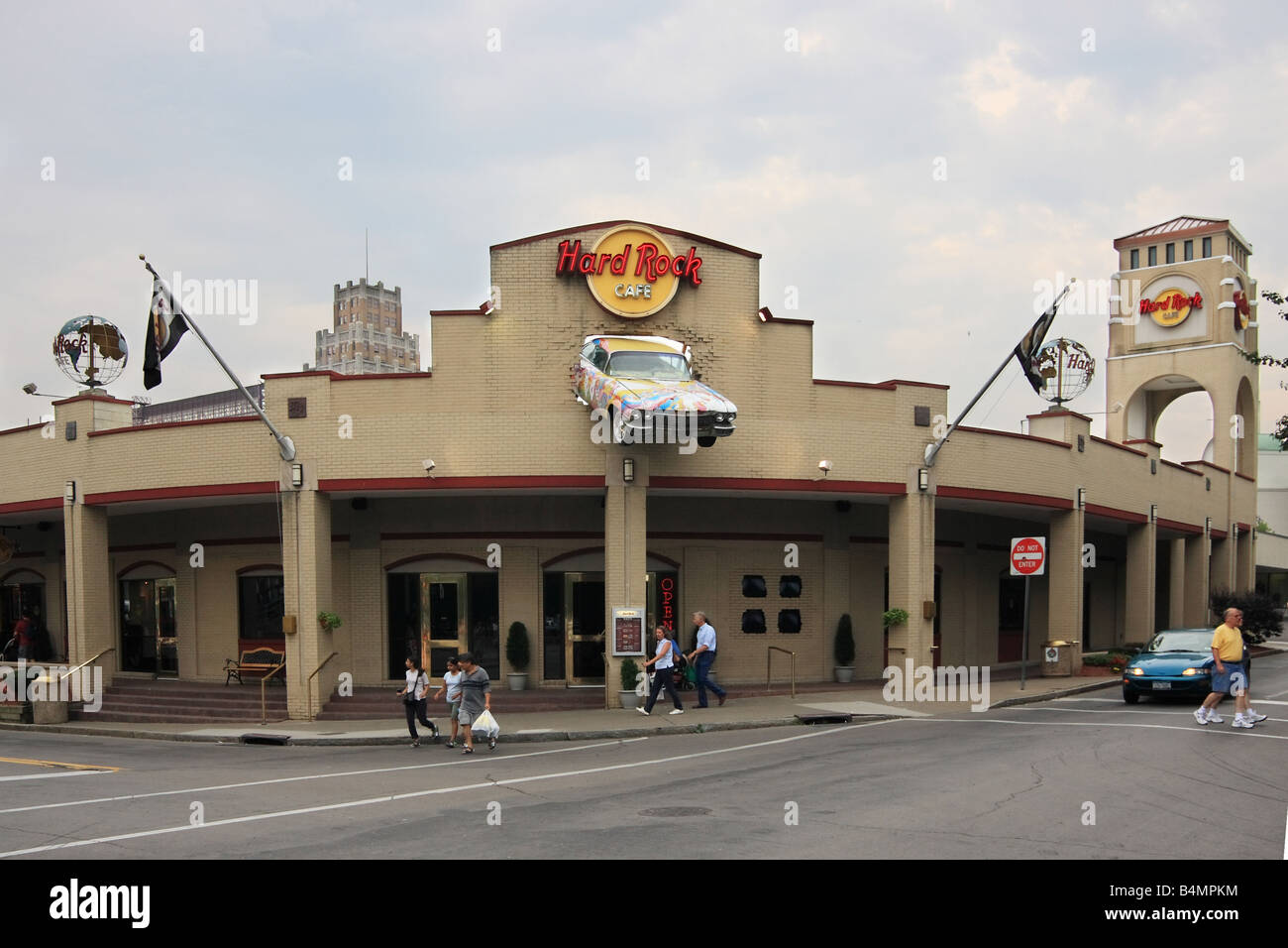 Restaurant brands street new york hi-res stock photography and images ...