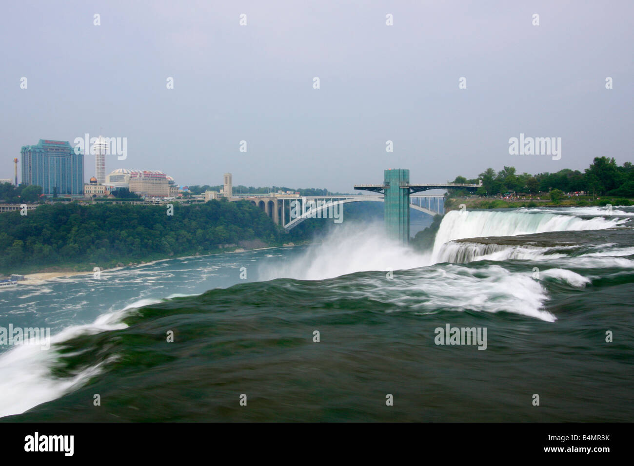 Side view of waterfall hi-res stock photography and images - Alamy