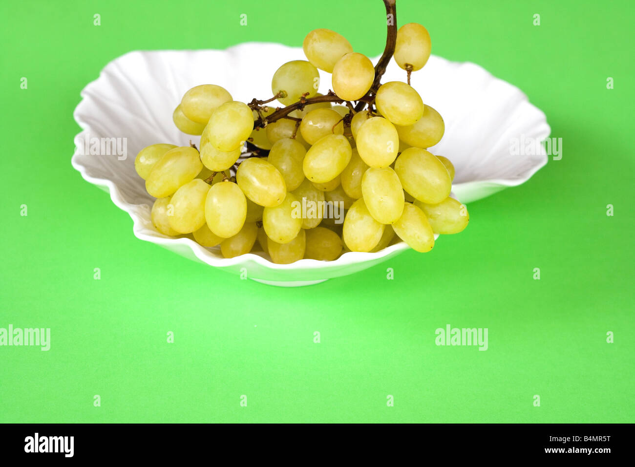 White grapes close-up Stock Photo - Alamy