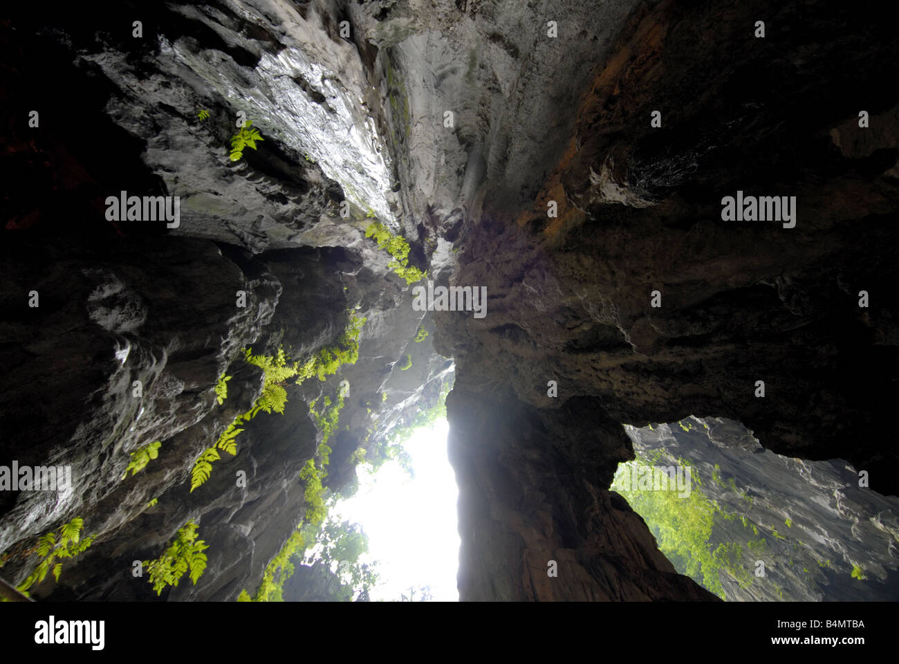 Aperture spots hi-res stock photography and images - Alamy