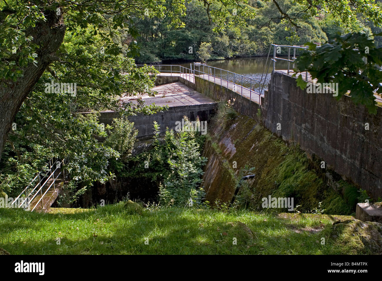 Outflow water flow control management energy hi-res stock photography ...