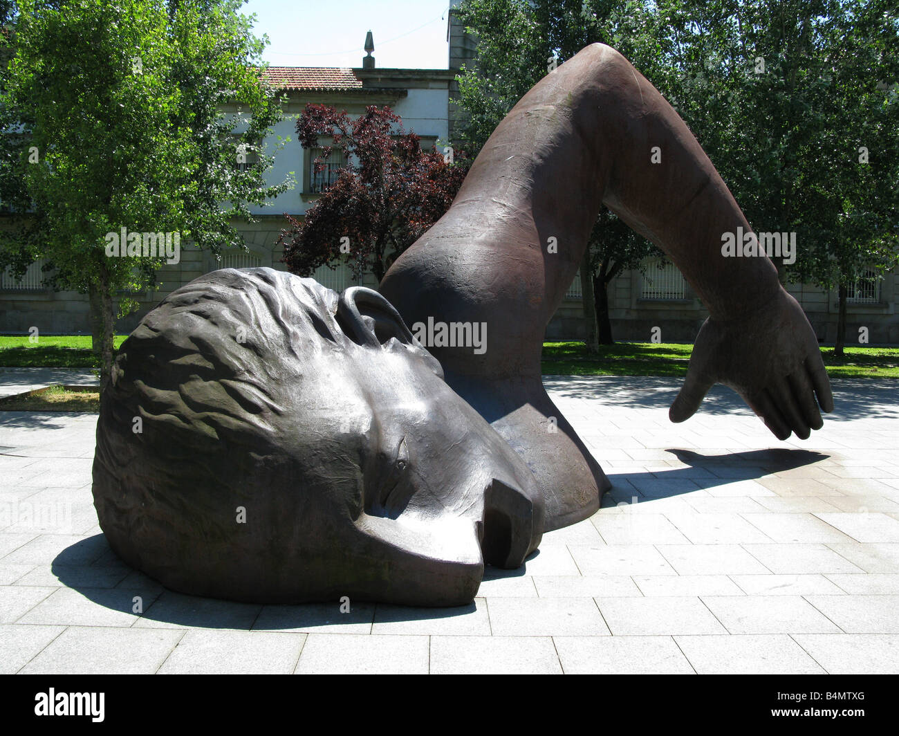 Swimmer sculpture hi-res stock photography and images - Alamy