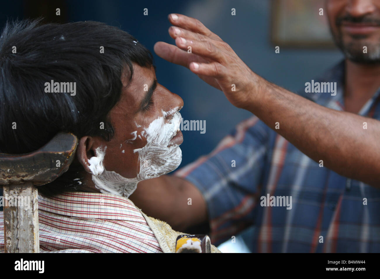 Indian man shaving hi-res stock photography and images - Alamy