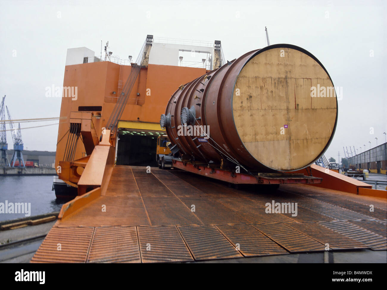 Ro-Ro Operation in the Port of Hamburg Stock Photo - Alamy